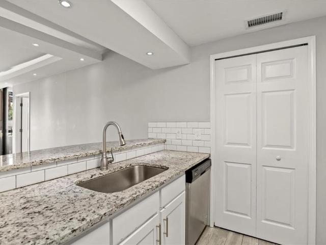 3481 Lakeside Drive 1007