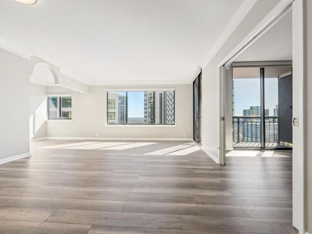 3481 Lakeside Drive 2303