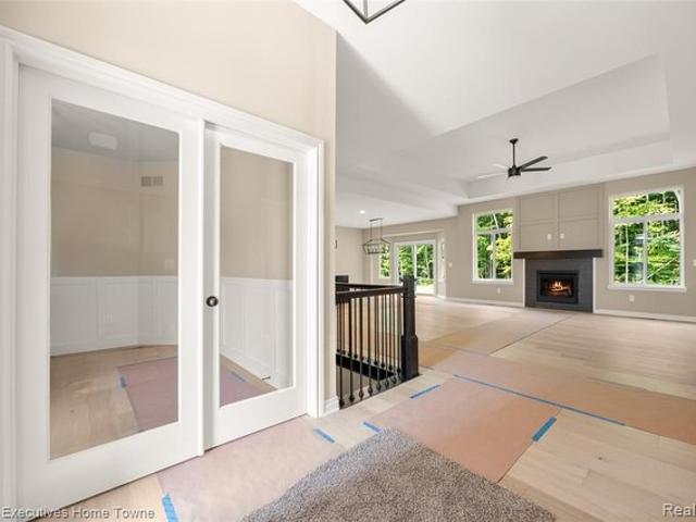 34823 Cardinal Ln, Richmond, MI 48062