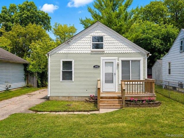 3482 Laurel Ave, Burton, MI 48529