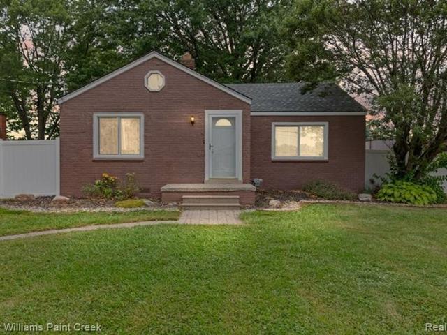 34835 Koch Ave, Sterling Heights, MI 48310