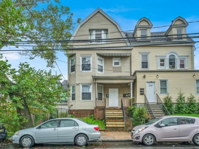 348 13Th Ave