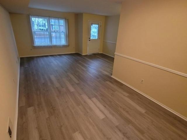 348 Cotswold Pl