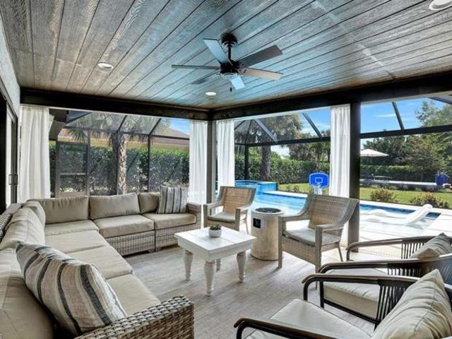 348 Country Club Ln, Naples, FL 34110