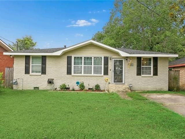 348 Ash St, Hahnville, LA 70057