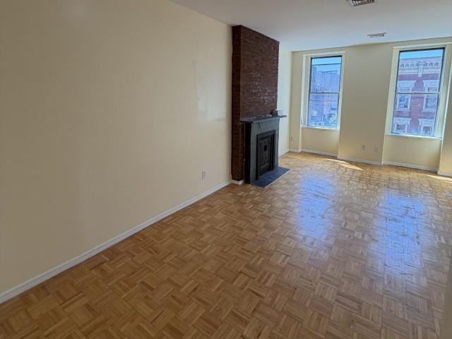 348 Grove St