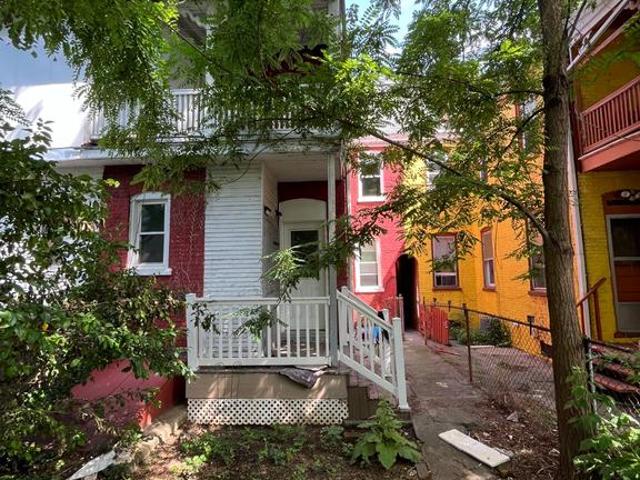 348 E New Street