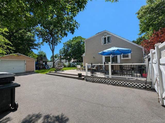 348 Furrows Road