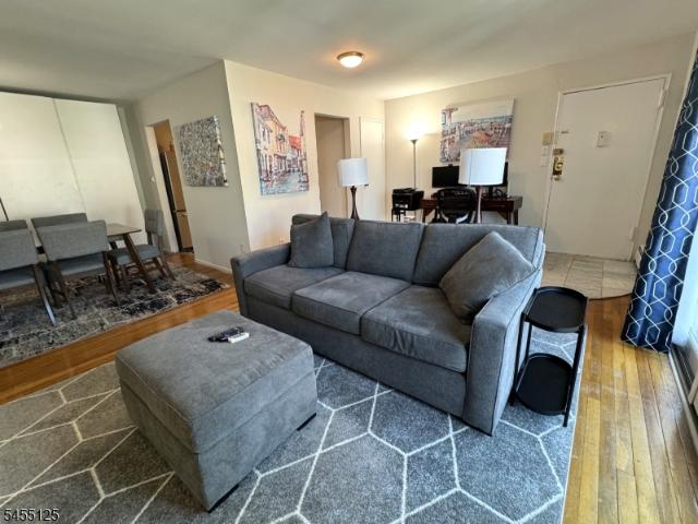 348 Hoover Ave # 90