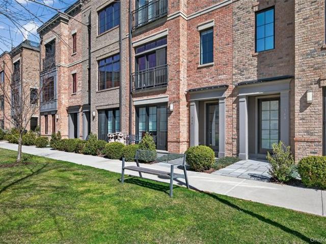 348 Horseman Blvd, Sleepy Hollow, NY 10591
