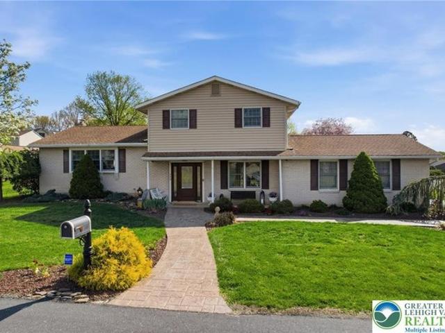 348 Hillcrest Ave, Lower Nazareth Township, PA 18064