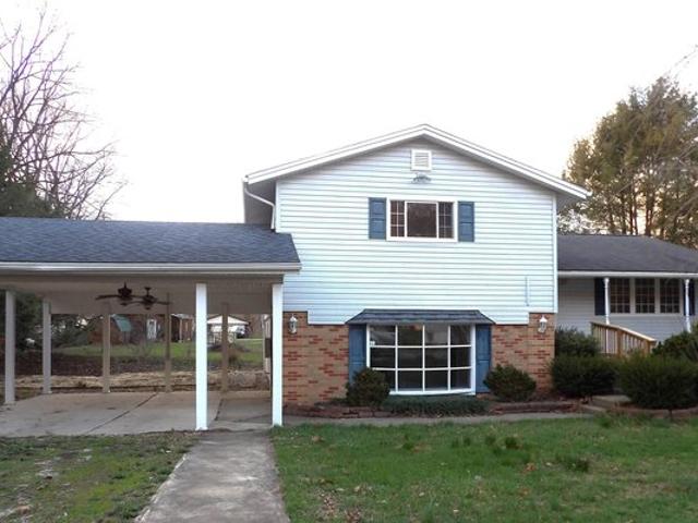 348 Jackson St, Sistersville, WV 26175