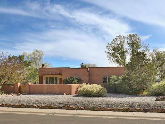 348 Monte Vista Rd, Taos, NM 87571
