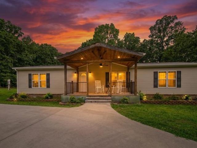 348 Marion County 6034, Yellville, AR 72687