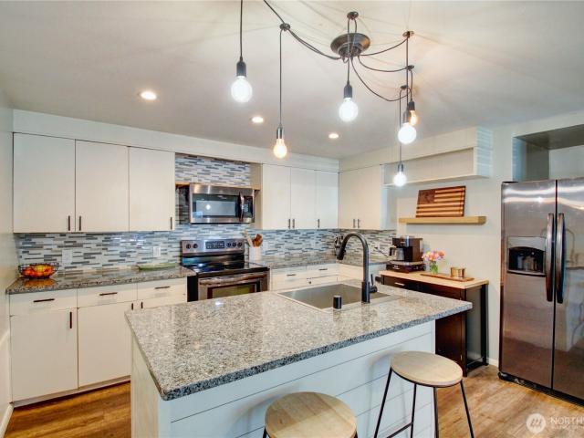 348 NE Harvest Drive
