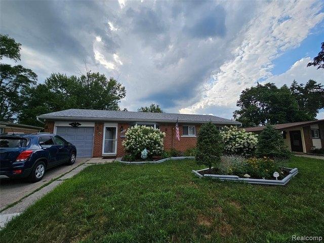 348 S Byfield St, Westland, MI 48186
