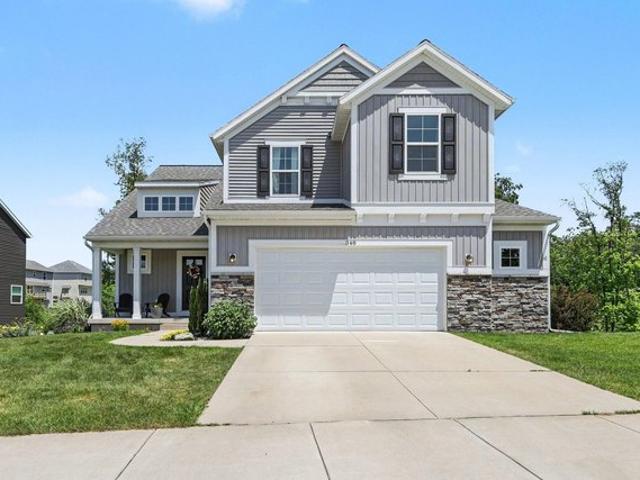348 Park Place Dr NE, Rockford, MI 49341