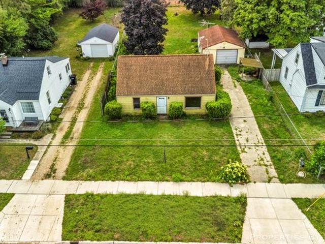 348 Ridgewood St SE, Grand Rapids, MI 49548