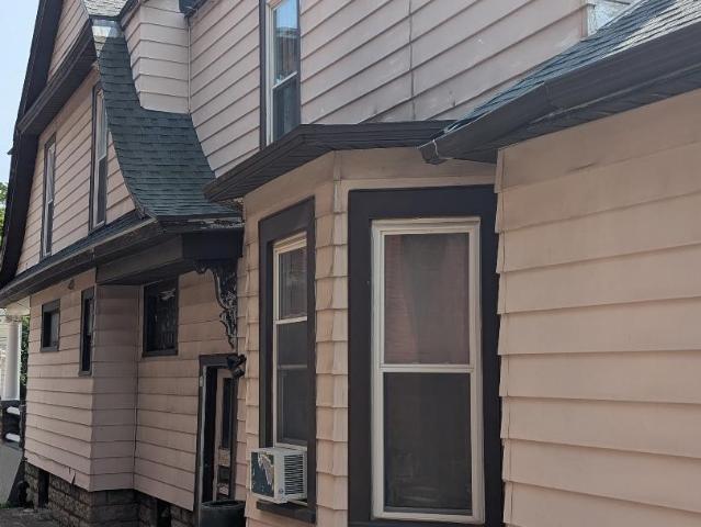 348 W 9TH Street