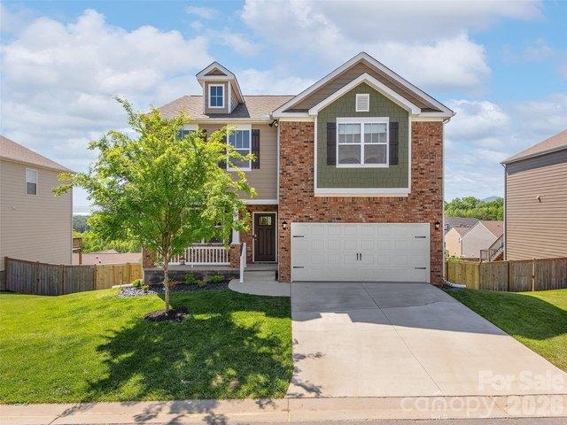 348 Tavernier Ln, Candler, NC 28715