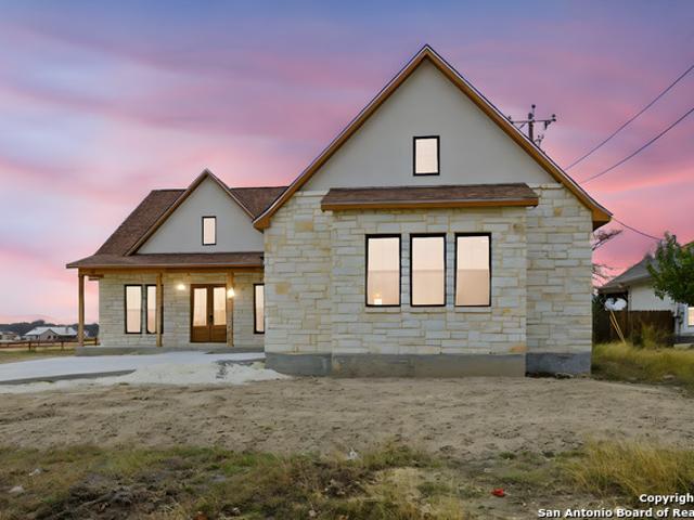 348 Valley Oak