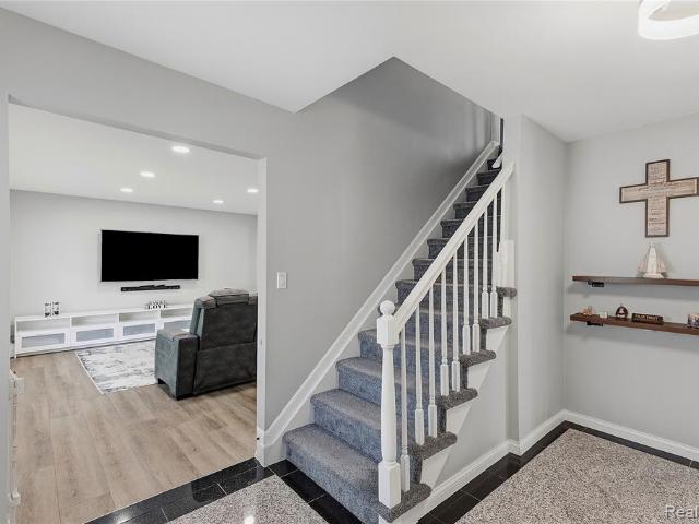 3495 Macnichol Trail