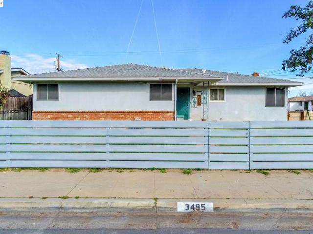 3495 E Dakota Ave