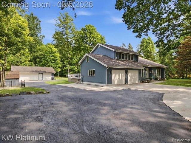 3496 Lightle Rd, Clyde Township, MI 48049