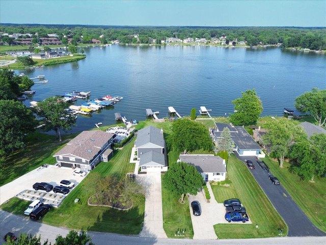 3496 W Lakeshore Dr, Crown Point, IN 46307