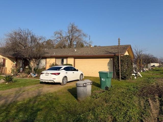 3497 Shaw Ave, Clovis, CA 93619