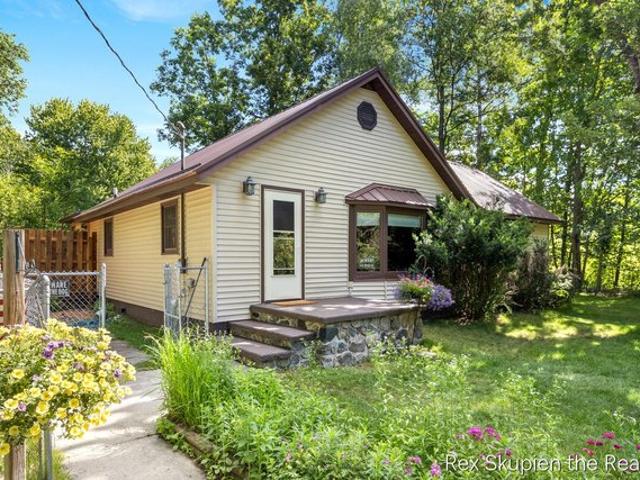 3497 W Baseline Rd, White Cloud, MI 49349