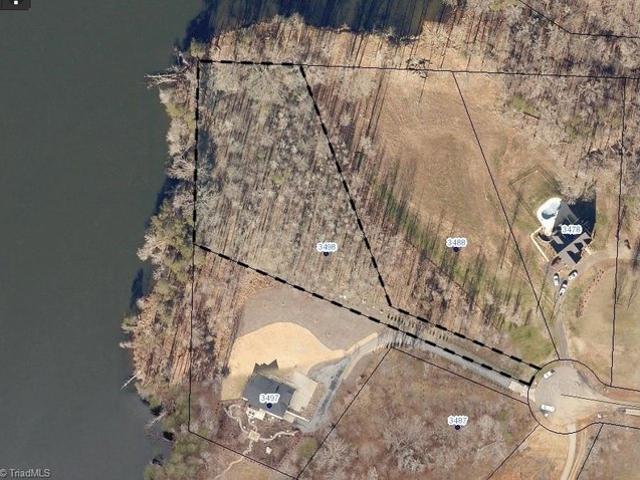 3498 Country Ln, Reidsville, NC 27320