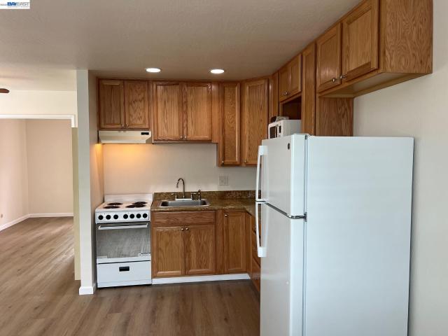3499 Norton Way 14