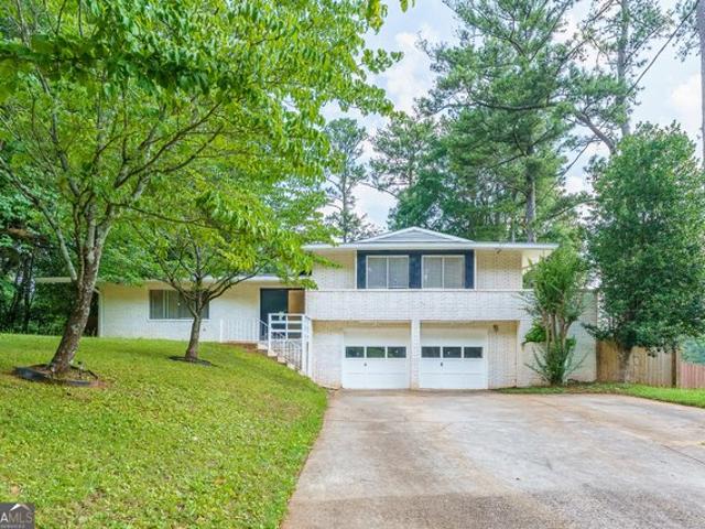 3499 Creekview Cir, Stone Mountain, GA 30083