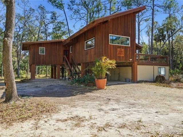 3490 SE 193rd Pl, Yankeetown, FL 34498