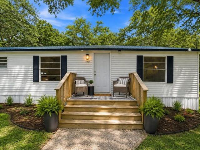 34921 Emily Dr, Dade City, FL 33523