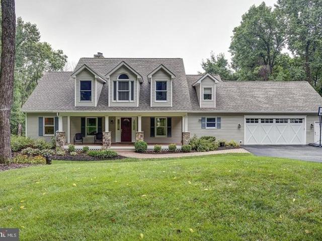 34930 Vancoff Ln, Round Hill, VA 20141