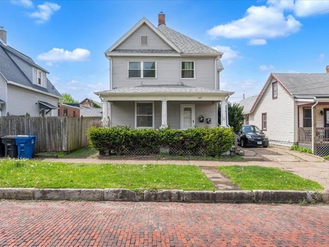 349 10th St, Moline, IL 61265