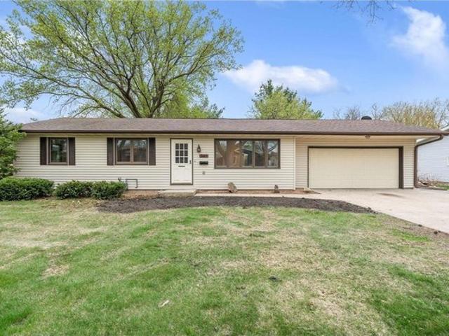 349 13th St SW, Owatonna, MN 55060