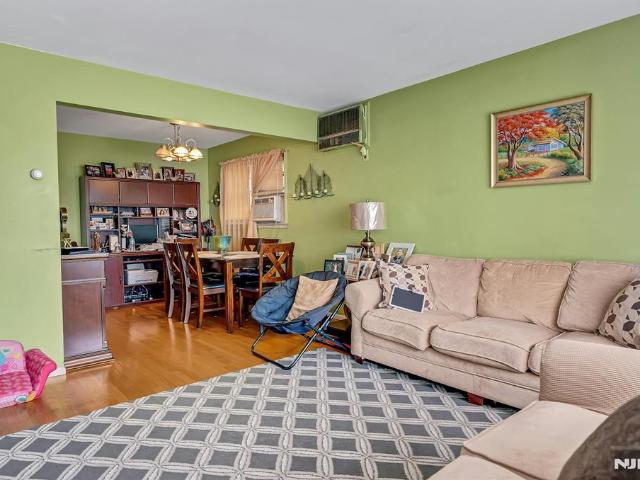 349 2nd Street