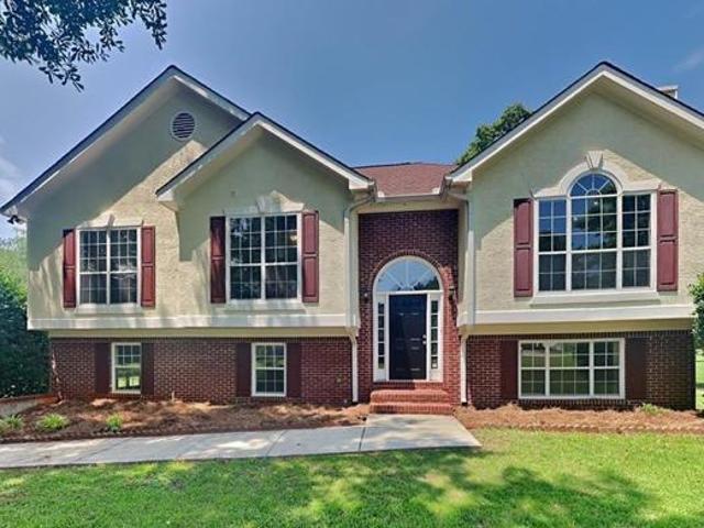 349 Cane Creek Dr, Stockbridge, GA 30281
