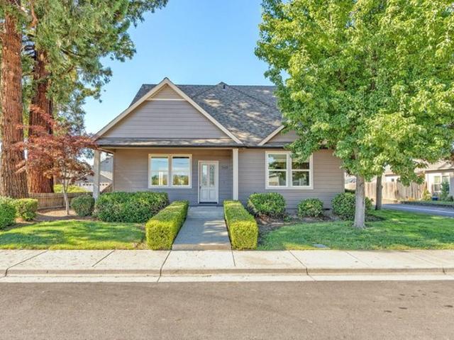 349 Cascade Dr, Central Point, OR 97502