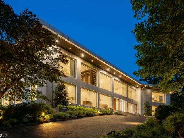 349 Crestmont Rd