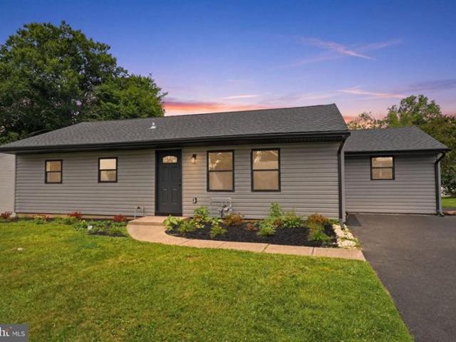 349 Andover Rd, Fairless Hills, PA 19030
