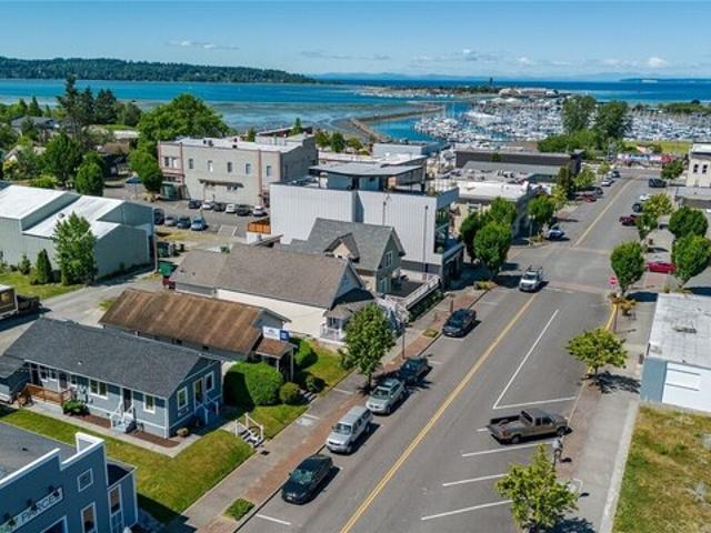 349 H St, Blaine, WA 98230