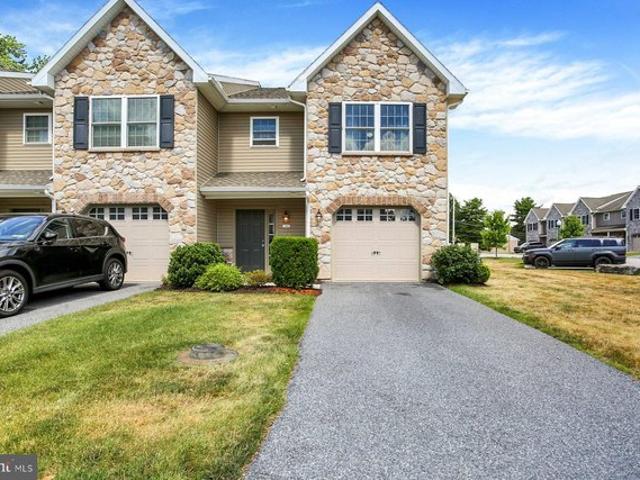 349 Melbourne Ln, Mechanicsburg, PA 17055
