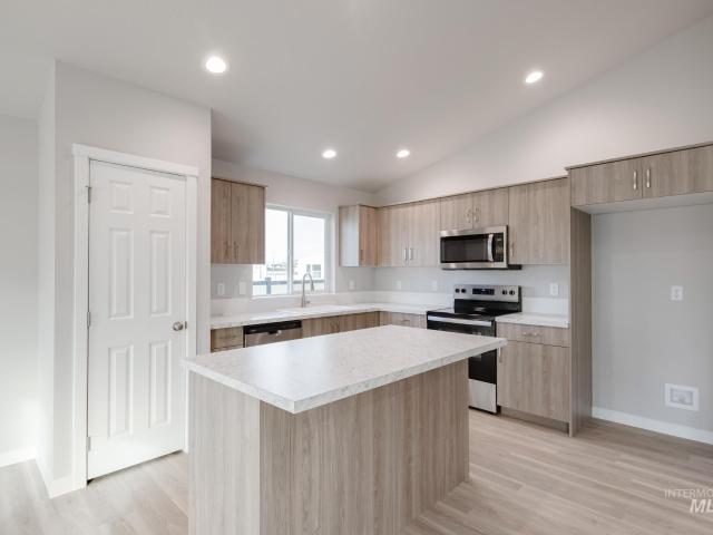 349 N Tideberry Ave