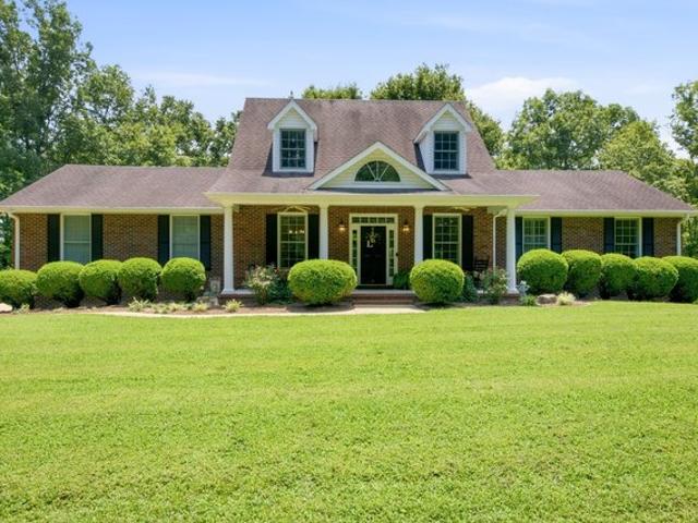349 Parkview Ln, Centerville, TN 37033