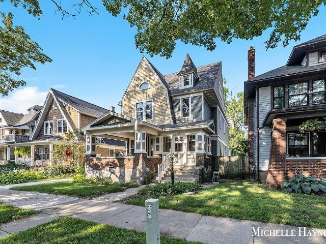 349 Richard Terrace