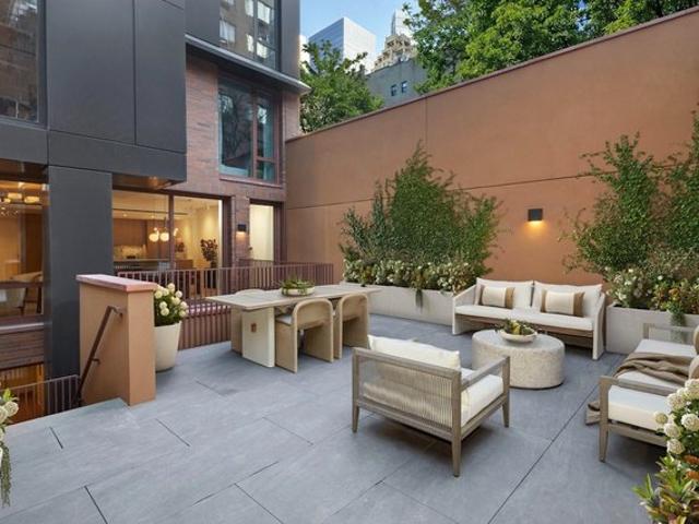 349 W 51st St Unit Gardenc, Manhattan, NY 10019